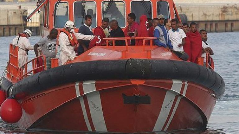 16 inmigrantes han sido localizados en dos pateras en la costa murciana ...
