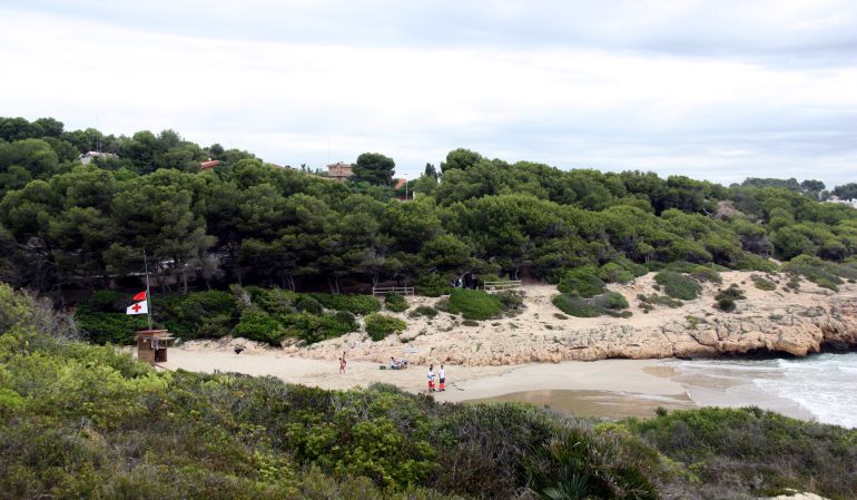 Troben el cos d'una dona a la platja dels Capellans de Tarragona | SER Tarragona | Cadena SER