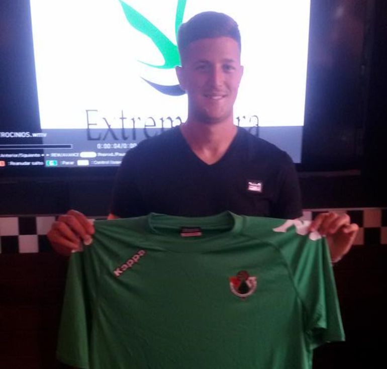 El Cacereño gana y ficha a Leo Ramírez | Radio Extremadura | Cadena SER