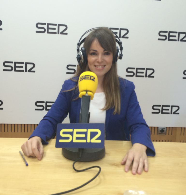 Rebeca Pérez se somete a las preguntas de la calle | Radio Murcia ...