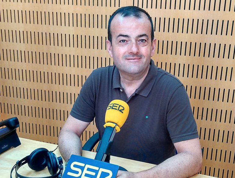 Javier Iniesta ha asegurado que "no hay ningún vínculo" con su partido ...