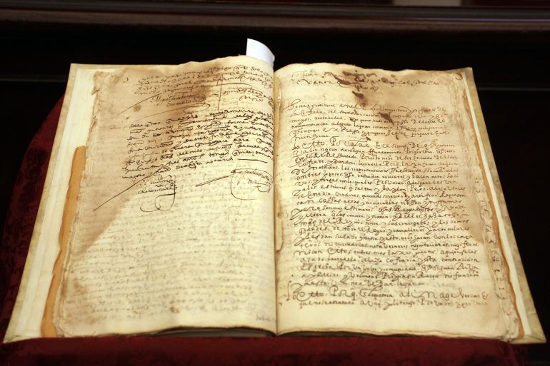La Universidad de Sevilla presenta un manuscrito firmado por Cervantes ...