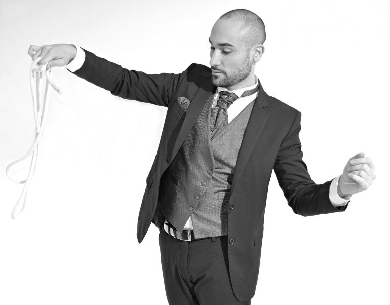 El mago Iván Ojeda hoy en el Castillo de Fuentes de Valdepero | Radio ...