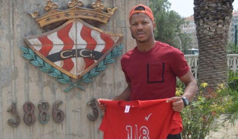 El davanter nigerià, Ike Uche, nova incorporació del Nàstic de ...