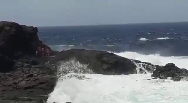 VÍDEO| La temeridad que pudo acabar en tragedia | Actualidad | Cadena SER