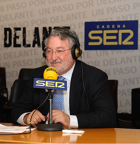 Bernat Soria anuncia un decreto de ayuda a enfermos celíacos | Sociedad ...