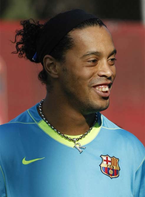 El Barça negocia con el Milán el traspaso de Ronaldinho | Últimas ...