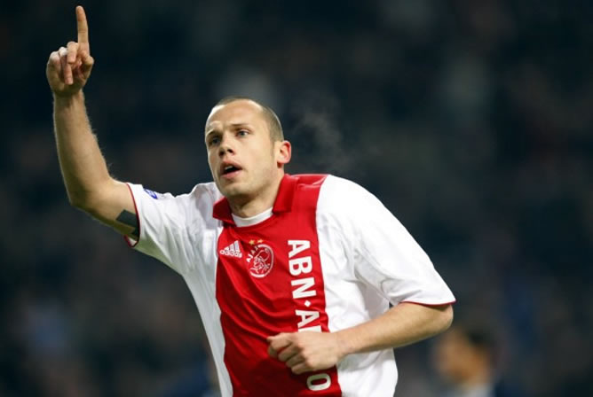 El holandés John Heitinga supera el reconocimiento médico con el ...