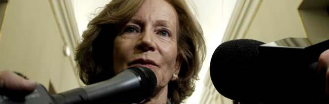 Elena Salgado, "una muralla femenina contra la crisis del euro ...