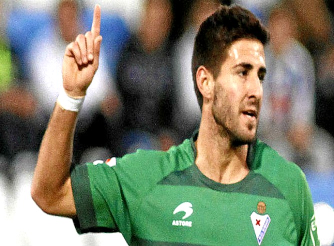 Raúl Navas: "Es un orgullo poder jugar en un equipo como la Real ...