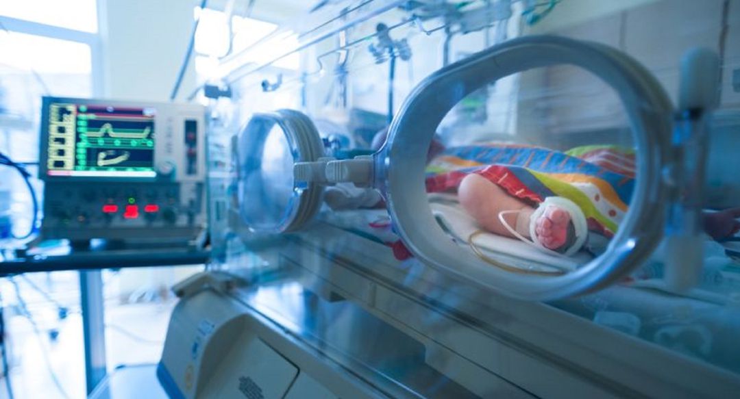 Ingresado en la UCI un bebé neonato con COVID-19 en Cartagena | Radio ...
